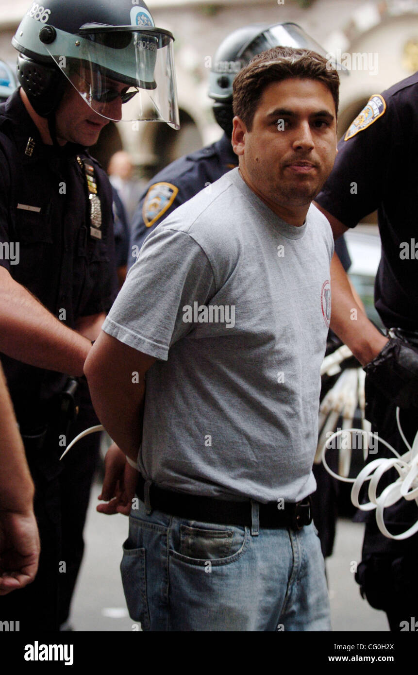 Union members work site hi-res stock photography and images - Alamy