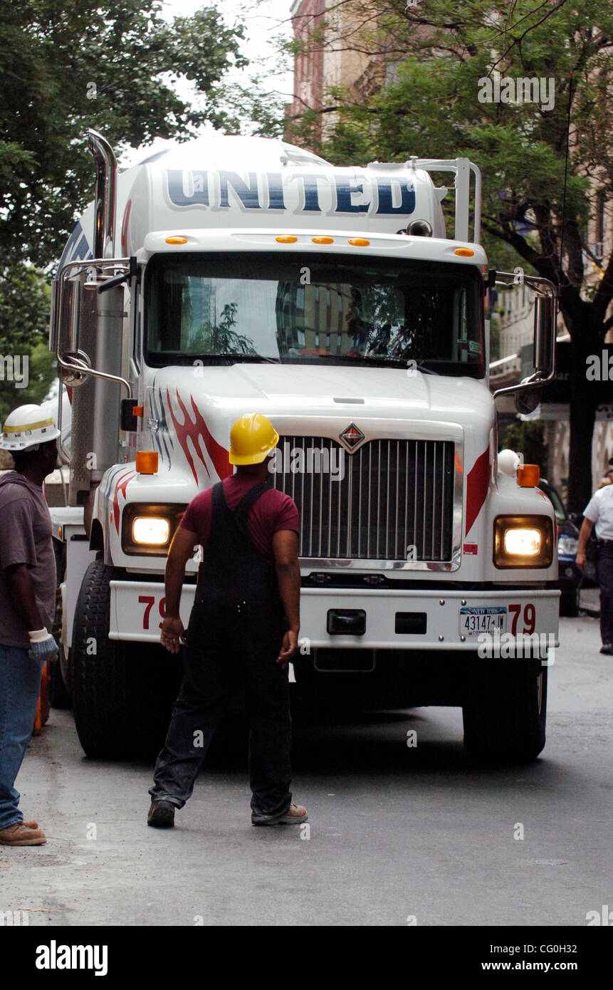Union members work site hi-res stock photography and images - Alamy