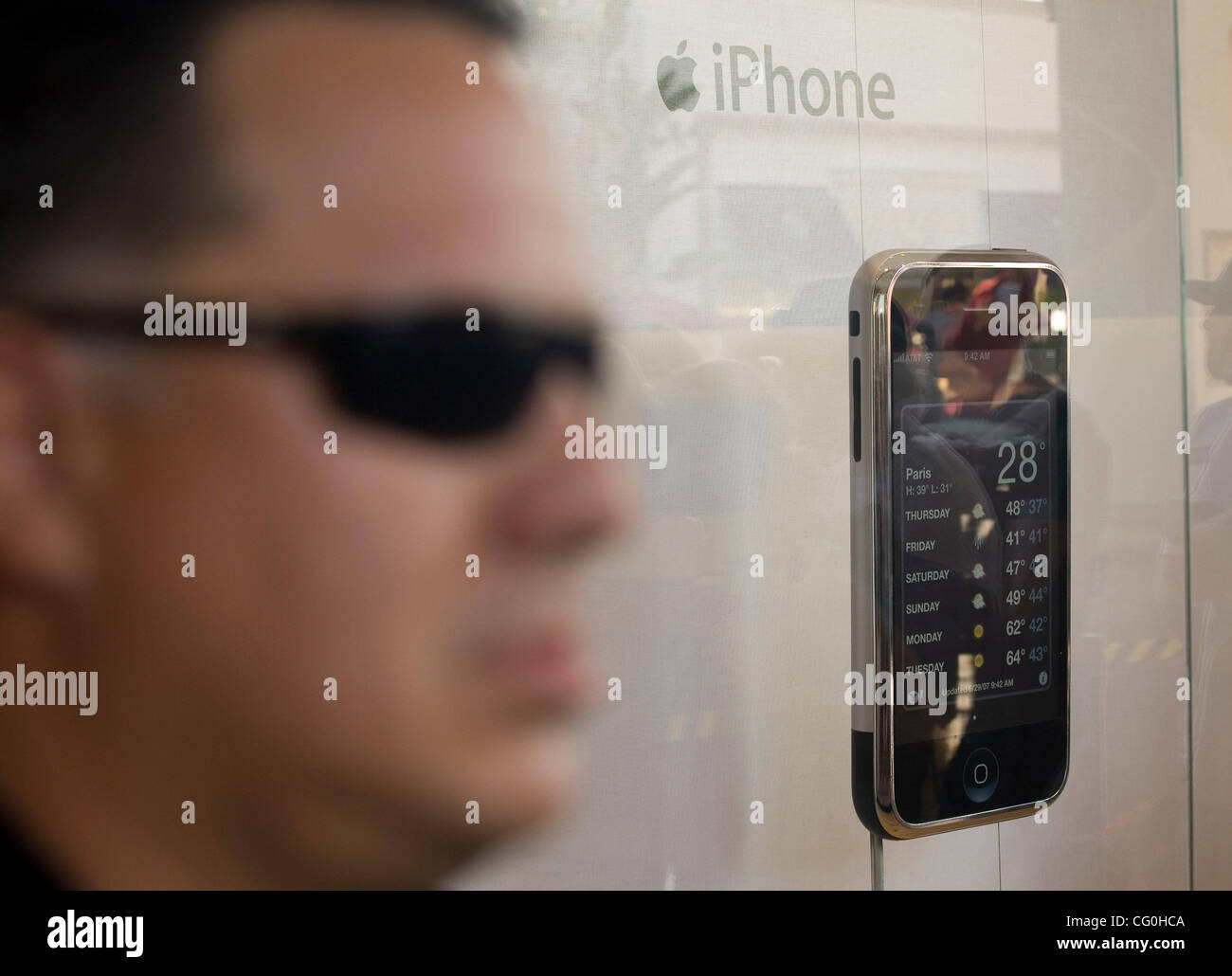 2007 first iphone hi-res stock photography and images - Alamy