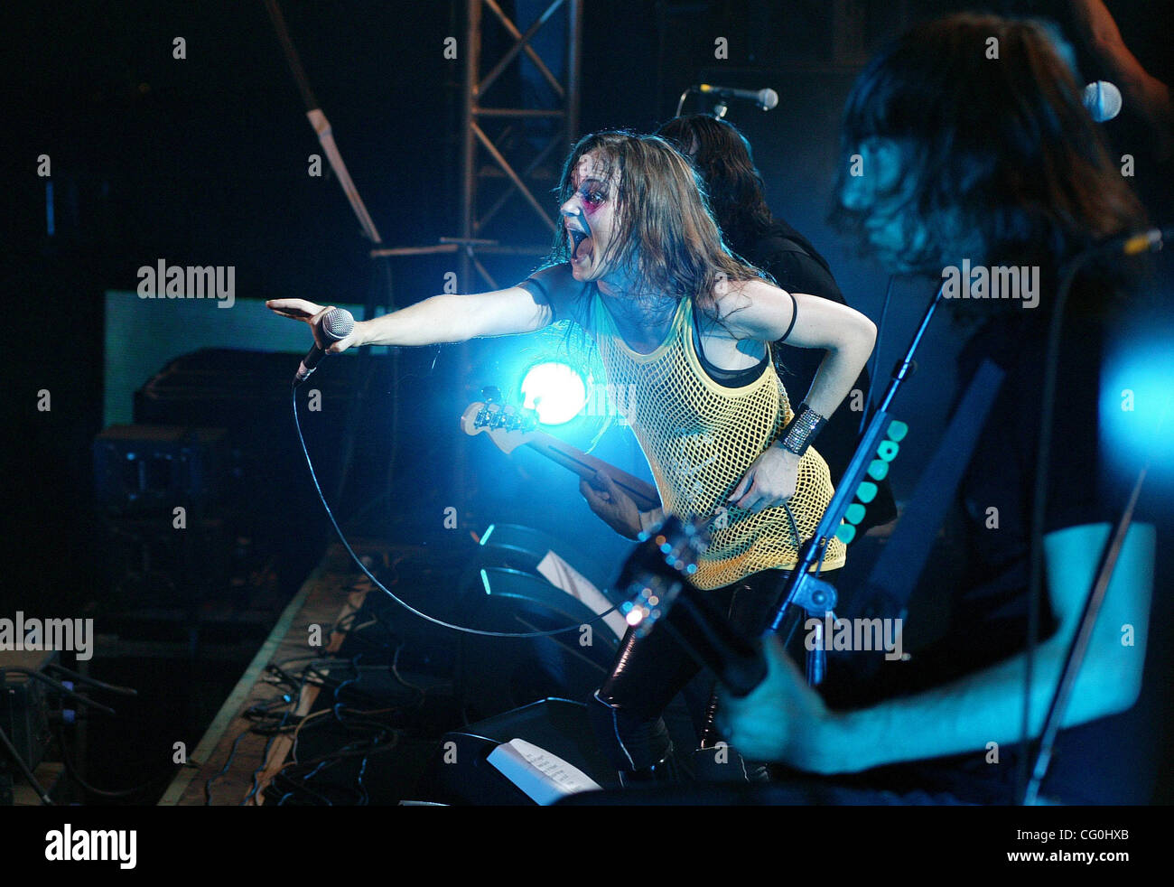 Actress / singer Juliette Lewis of Juliette And The Licks performs ...