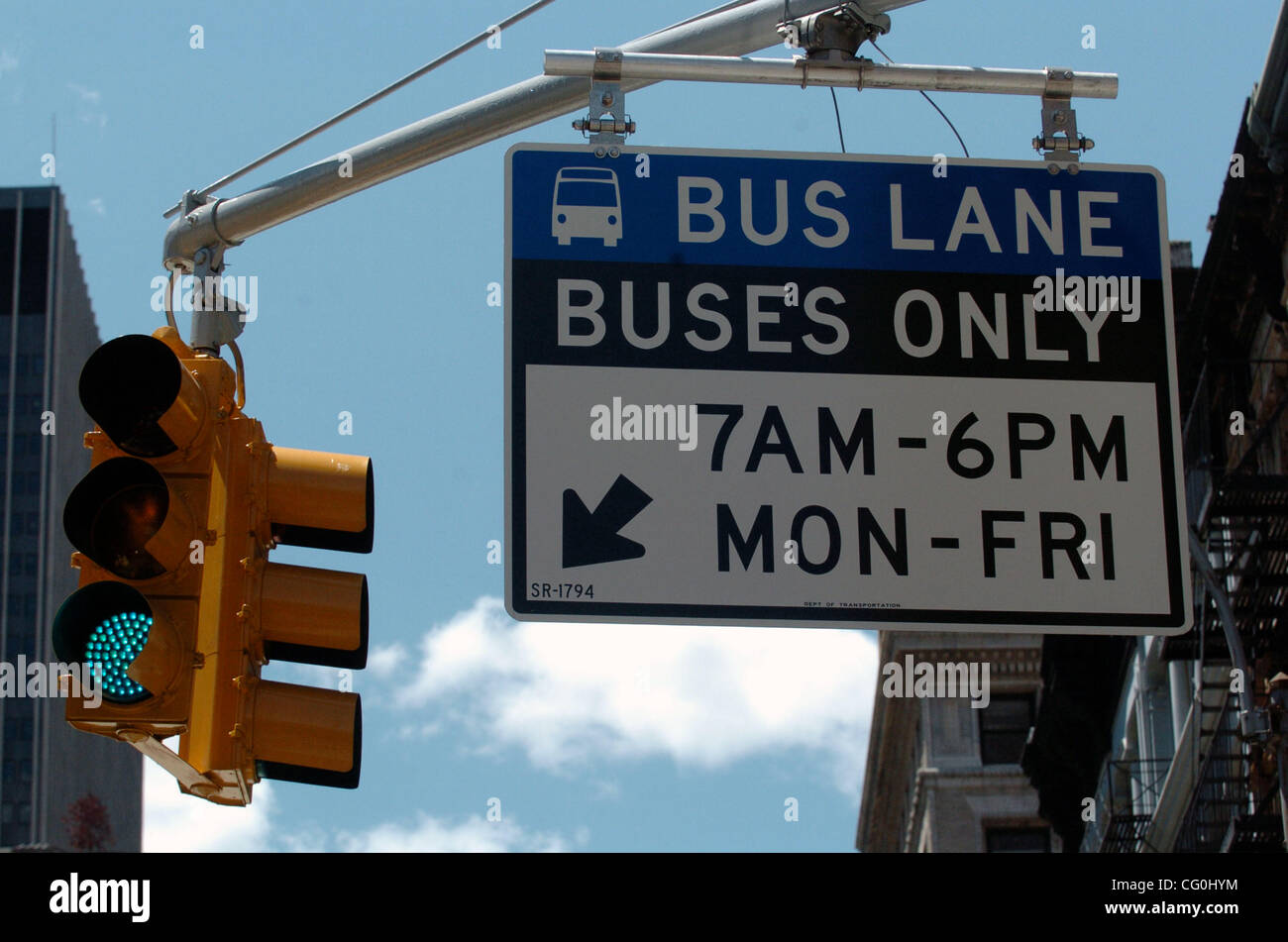Bus Only Lane Sign High Resolution Stock Photography and Images - Alamy