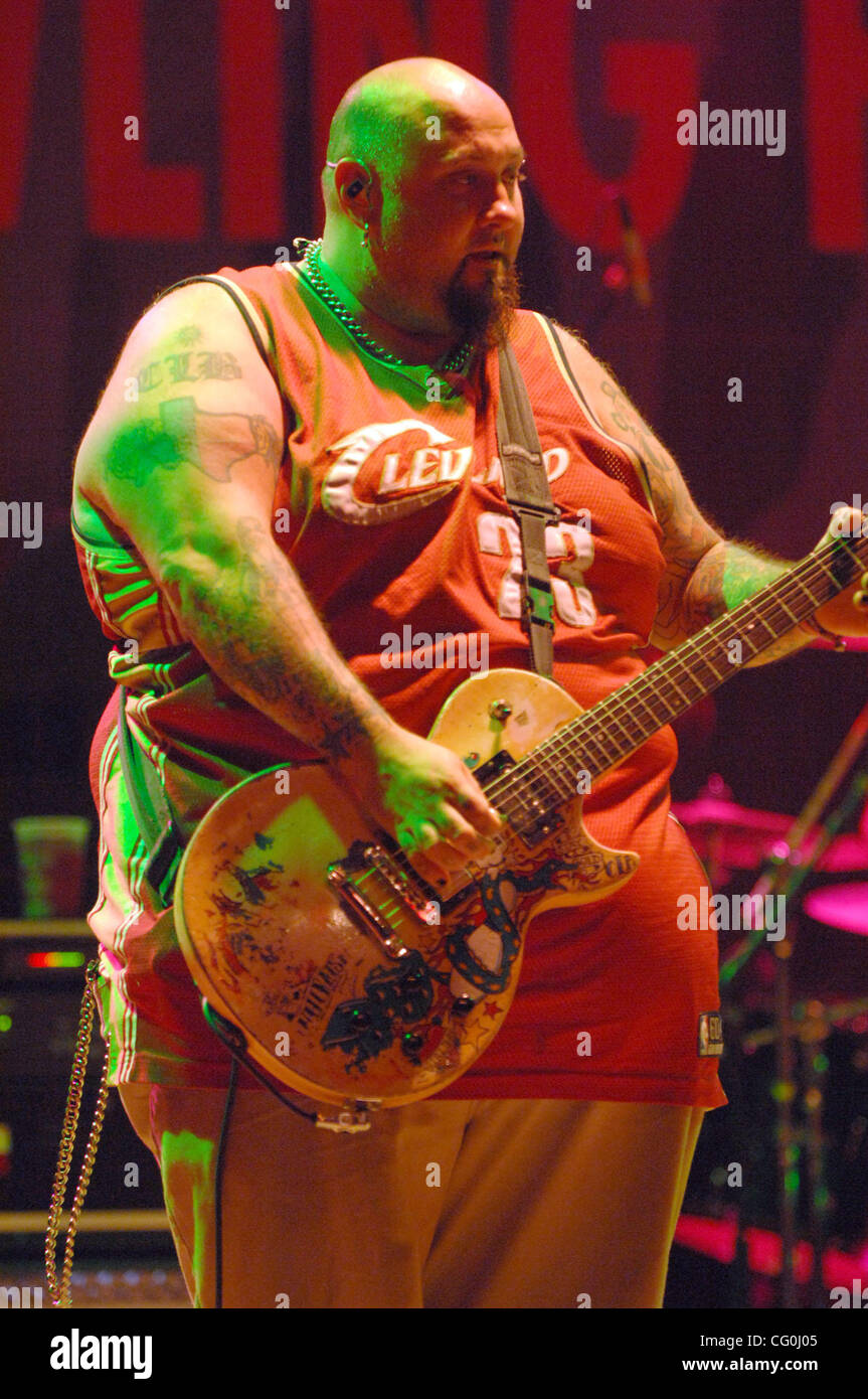 Chris burney guitarist hi-res stock photography and images - Alamy