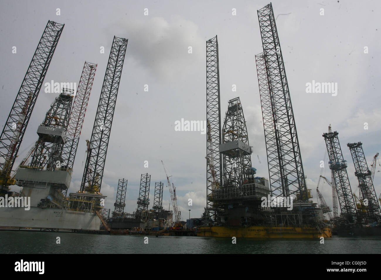 Dubai Drydocks Worlds Factories manufacturing Jack up oil and gas ...