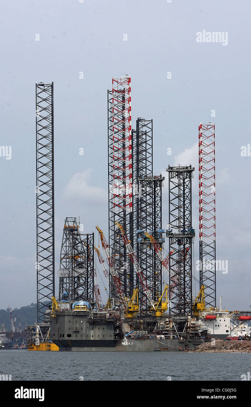 Dubai Drydocks Worlds Factories manufacturing Jack up oil and gas ...