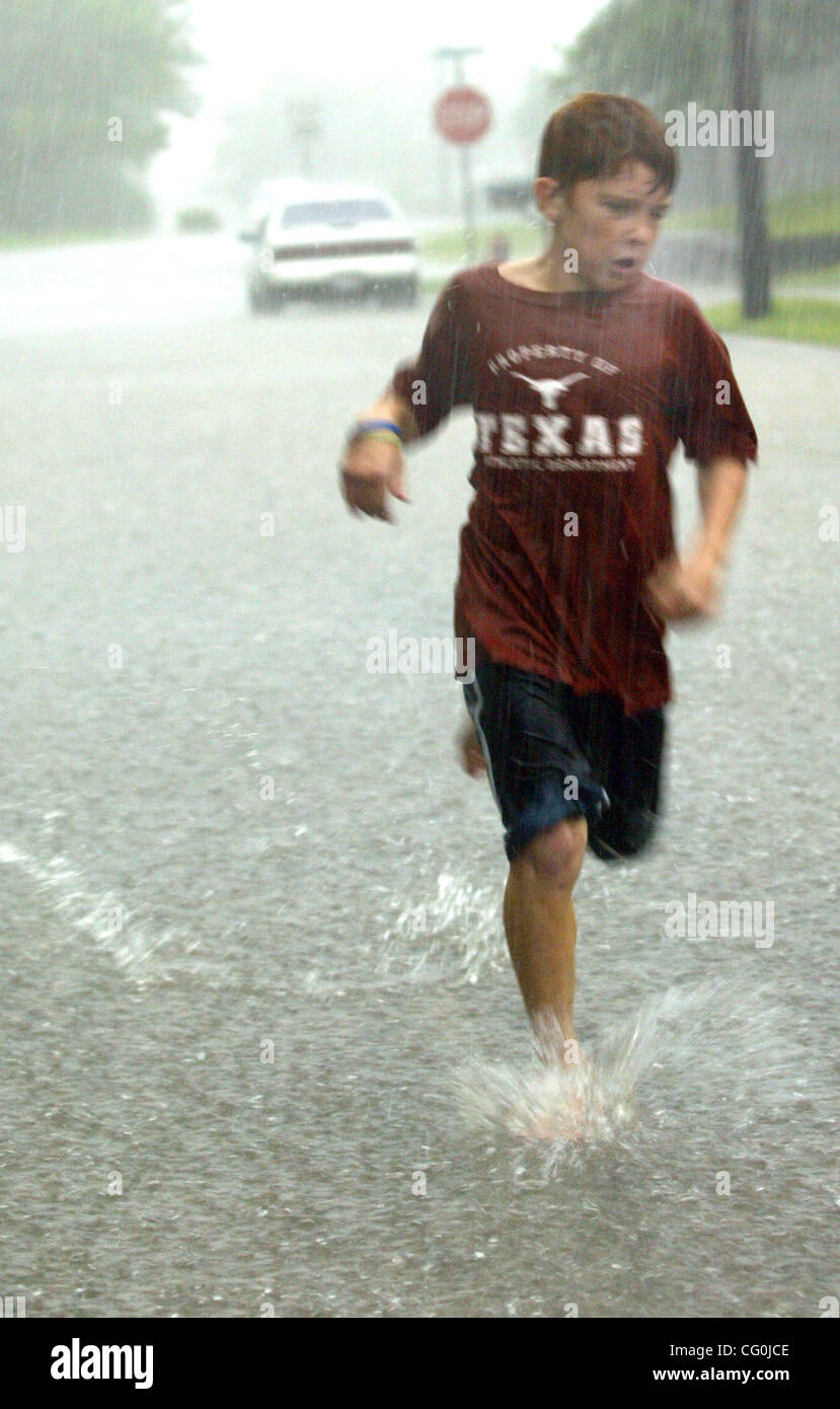 Jul 03, 2007 - Watauga, TX, USA - JACOB CRAWFORD of Watauga crosses ...