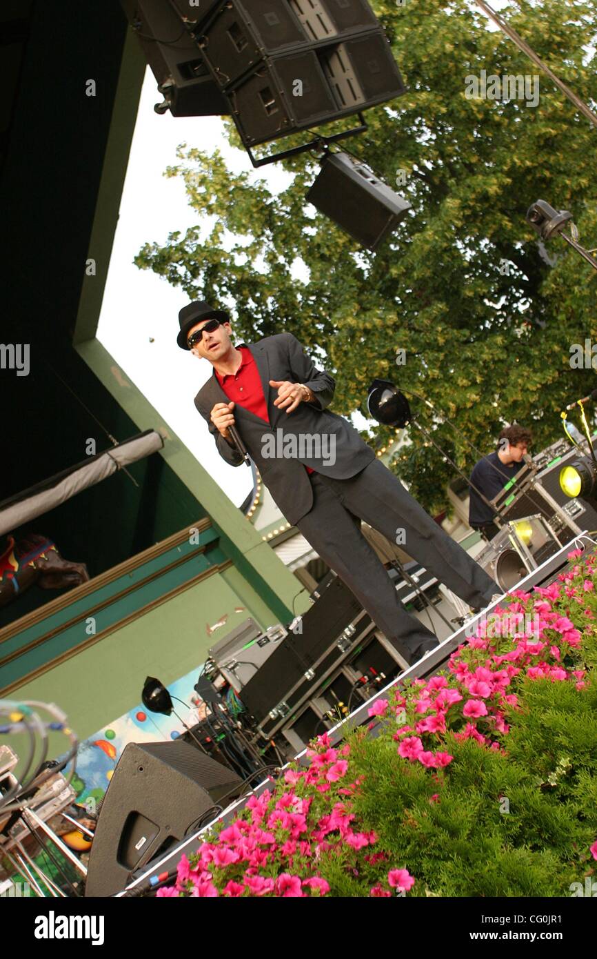 Jul 04, 2007 - Stockholm, SWEDEN - ADAM HOROVITZ (Ad-rock) as musicians ...
