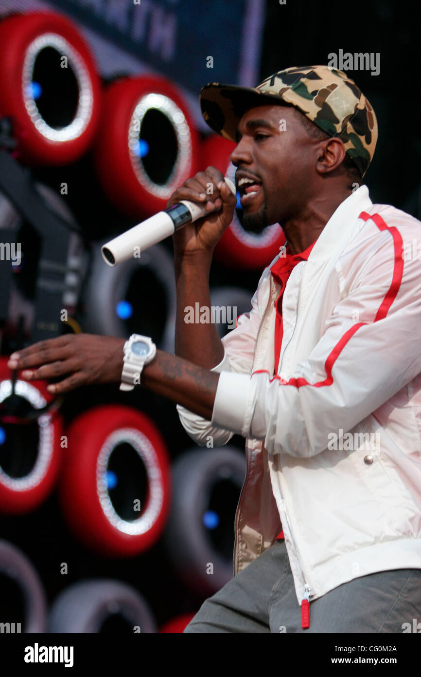 Kanye West performing at Giant's Stadium during Live Earth on July 7 ...