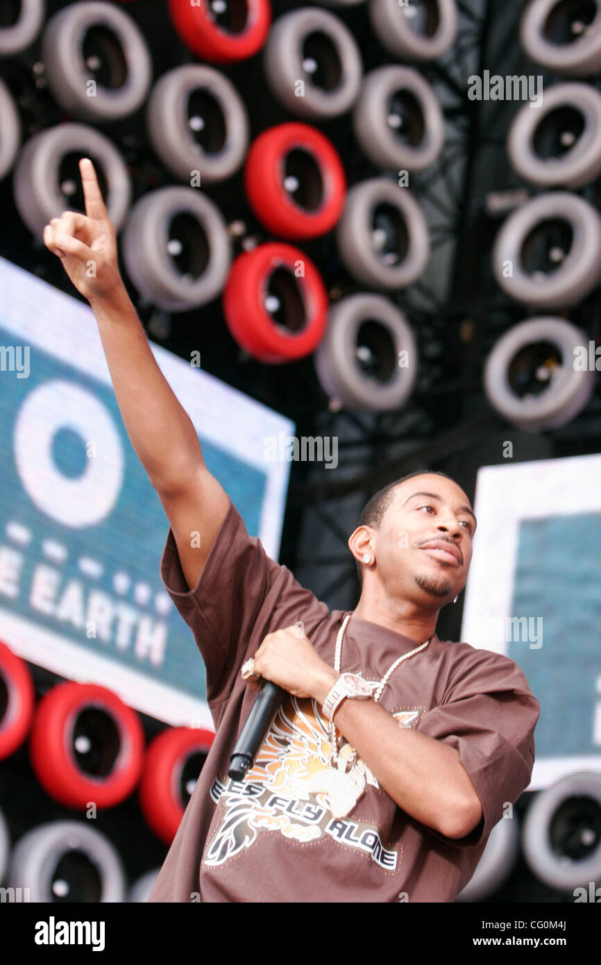 Ludacris performing at Giant's Stadium during Live Earth on July 7 ...