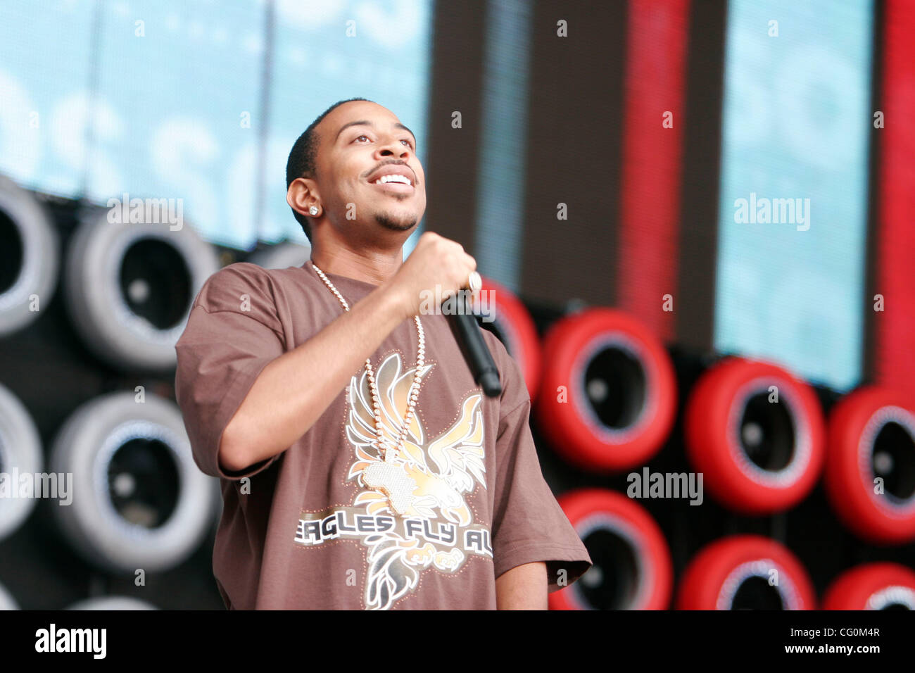 Ludacris performing at Giant's Stadium during Live Earth on July 7 ...