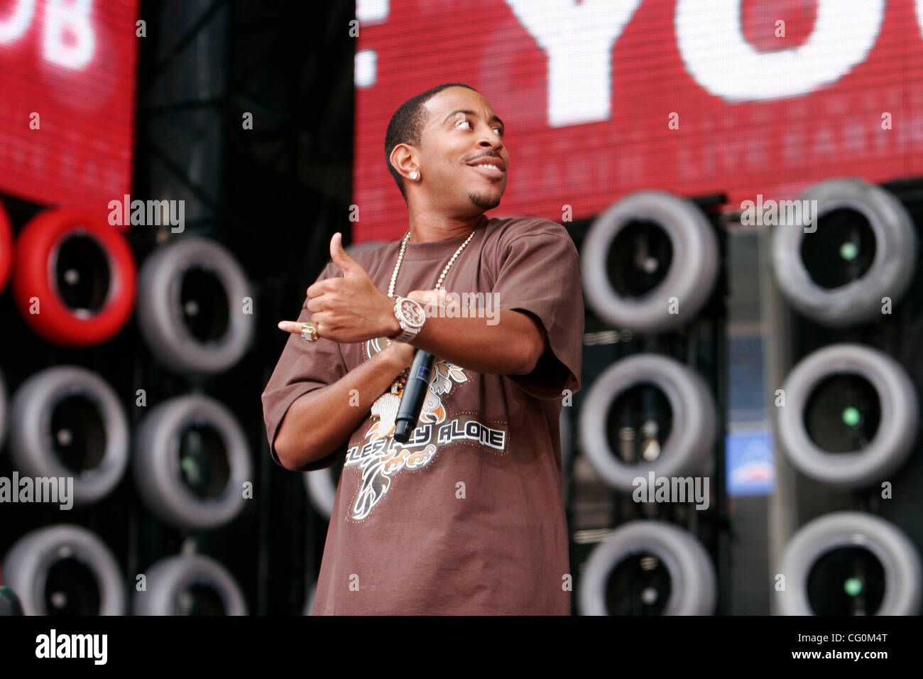 Ludacris performing at Giant's Stadium during Live Earth on July 7 ...
