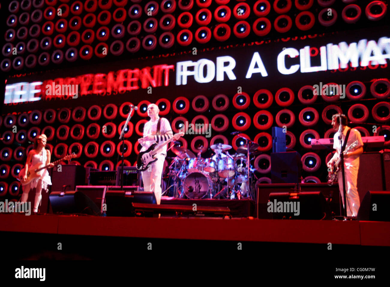 The Smashing Pumpkins with Billy Corgan lead vocals and guitar ...