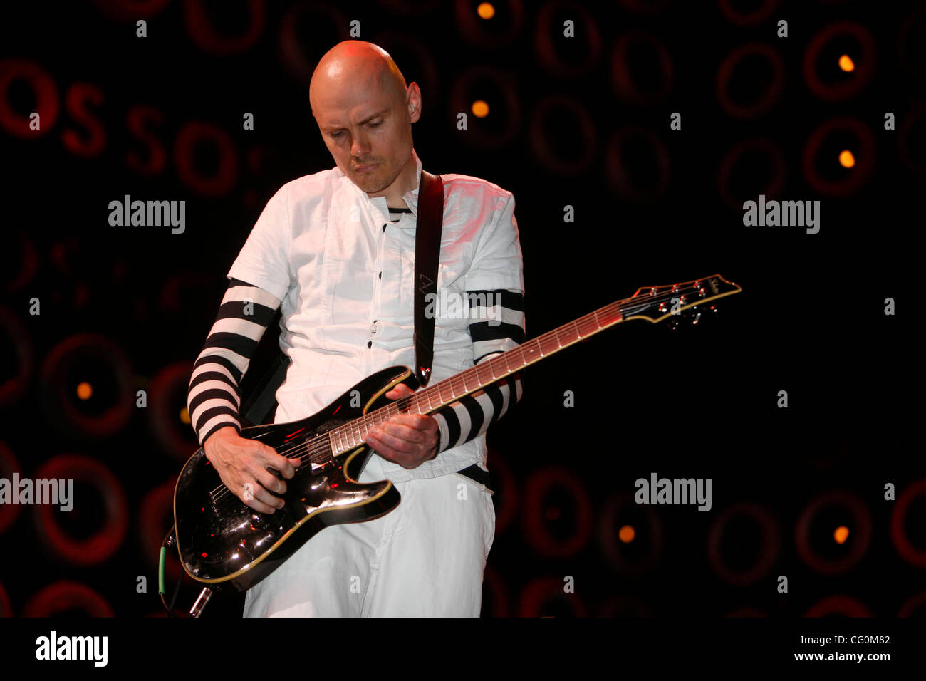 The Smashing Pumpkins with Billy Corgan lead vocals and guitar ...