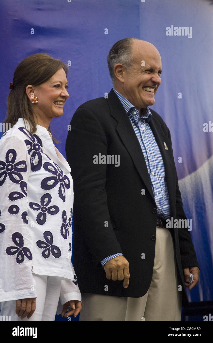Republican Presidential Candidate Rudy Giuliani and his wife Judith ...