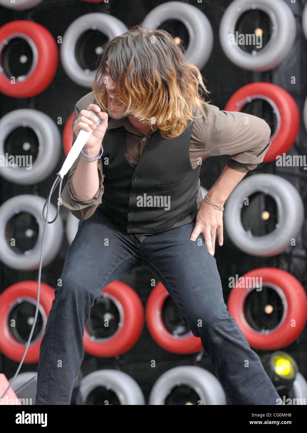 Jul. 7, 2007 East Rutherford, NJ; USA, Singer ADAM LAZZARA of the band ...