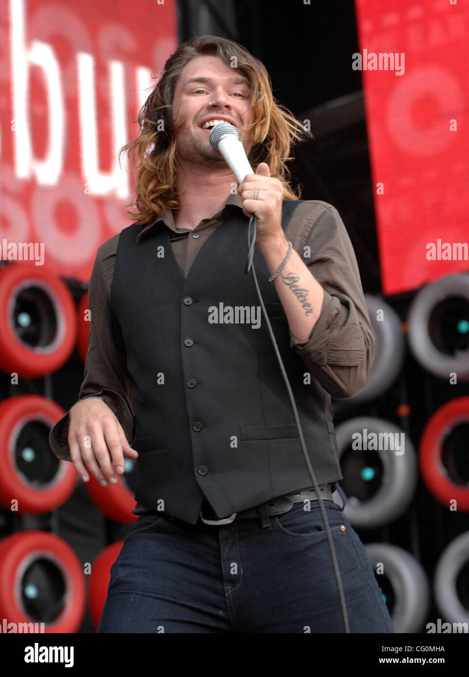 Jul. 7, 2007 East Rutherford, NJ; USA, Singer ADAM LAZZARA of the band ...