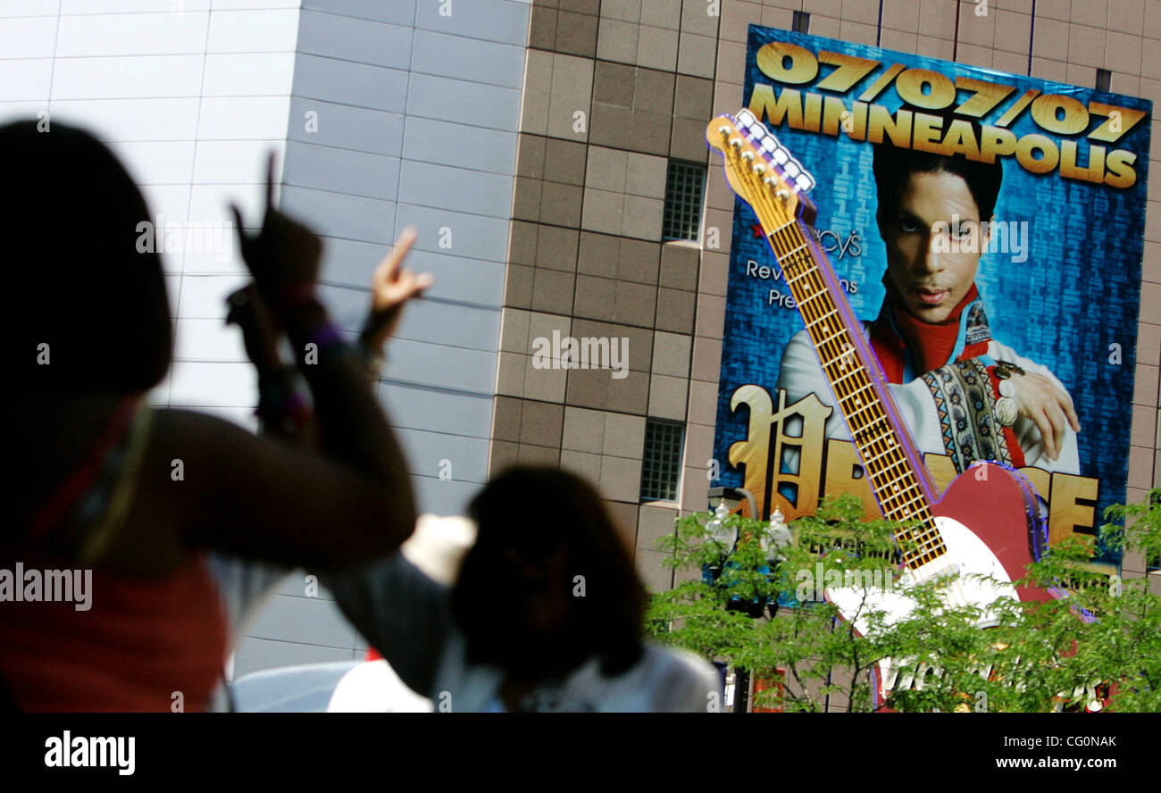 Prince first avenue hi-res stock photography and images - Alamy