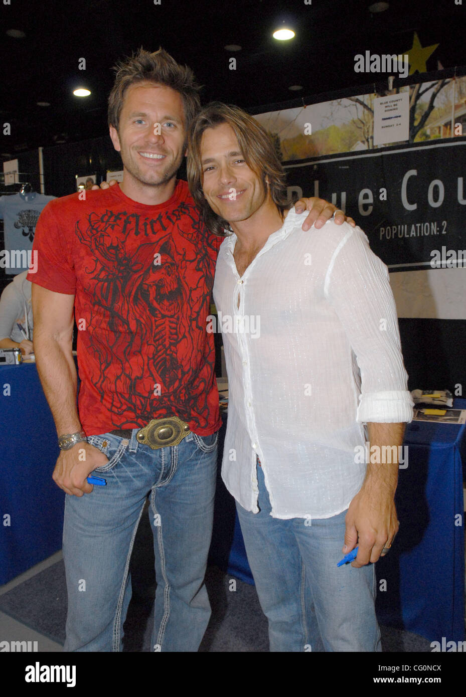 Jun 10, 2007 Nashville, TN; USA, (R-L) Guitarist SCOTT REEVES and ...
