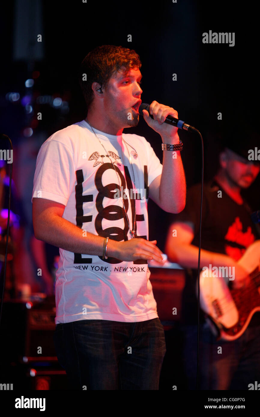 Daniel Merryweather aka Daniel Merriweather performing at The Highline ...