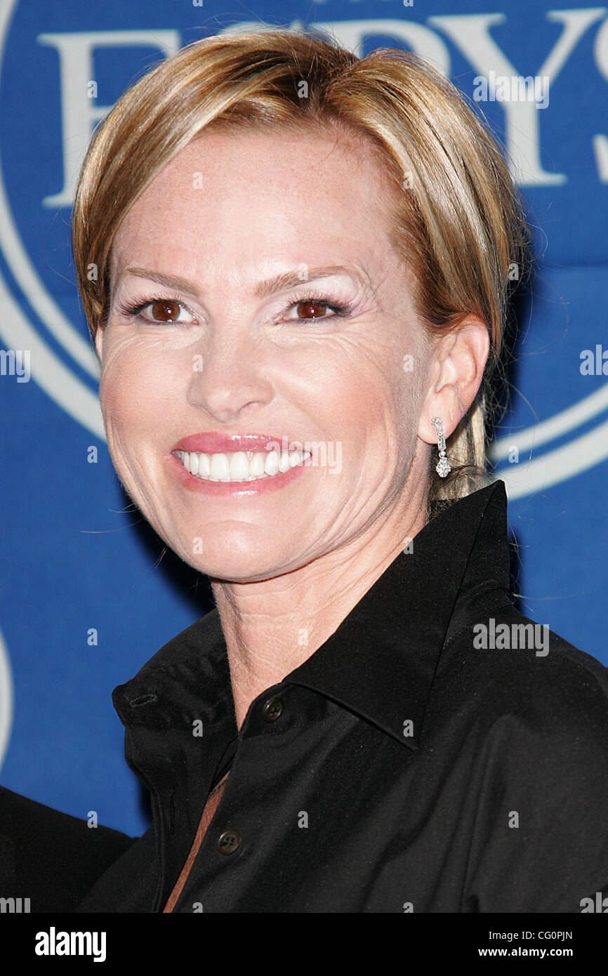 Janet jones gretzky hi-res stock photography and images - Alamy