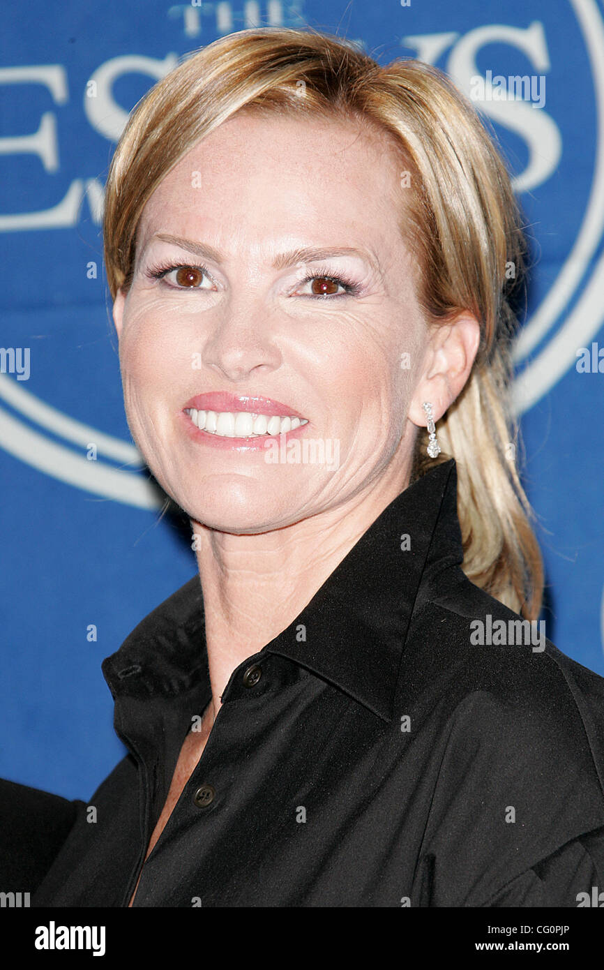 Janet jones gretzky hi-res stock photography and images - Alamy
