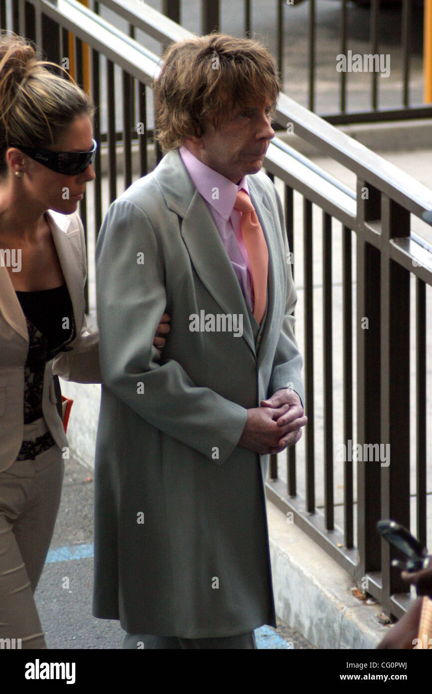 Jul 12, 2007 - Los Angeles, CA, USA - PHIL SPECTOR and his wife ...