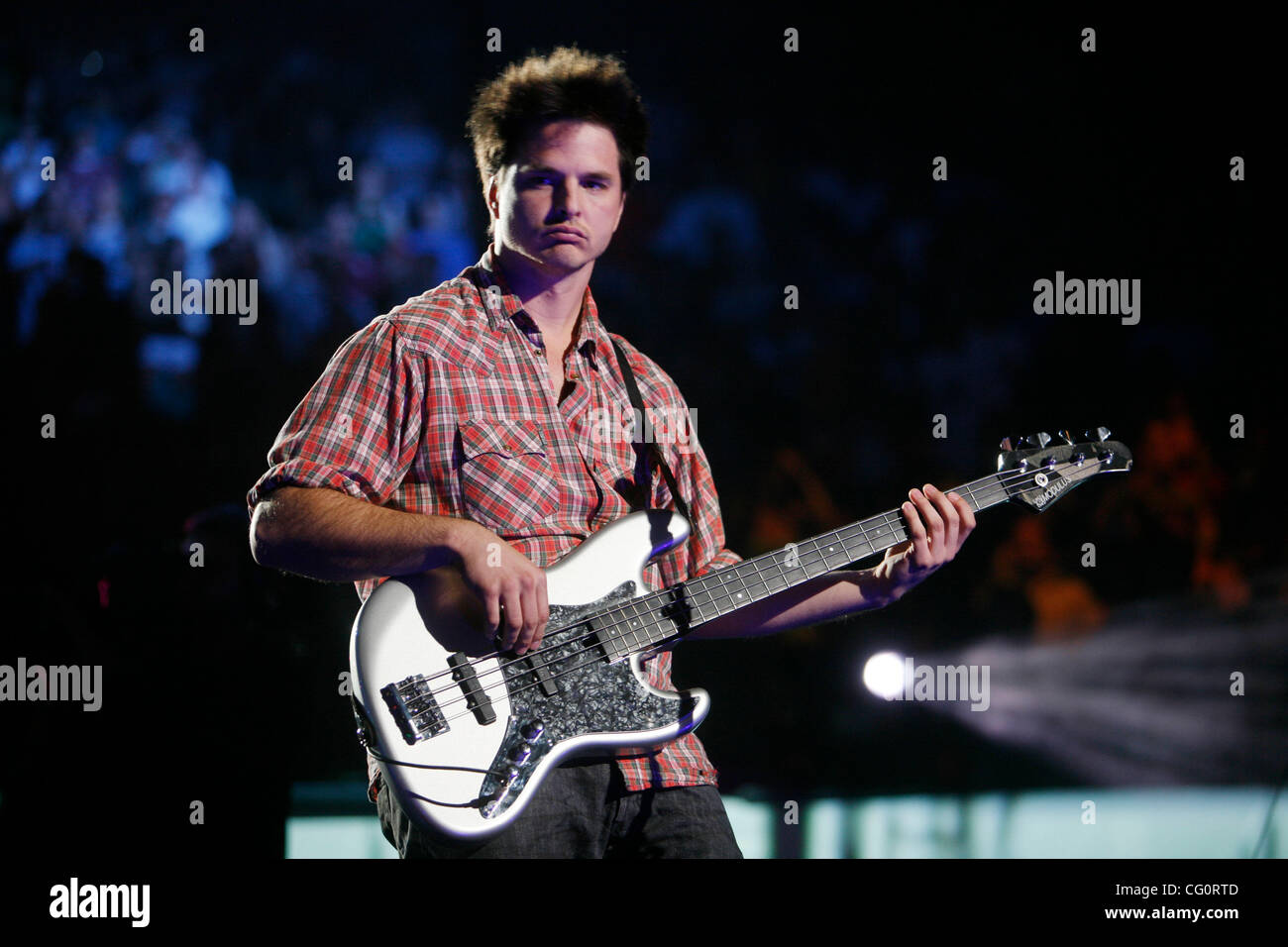 Dispatch performing at Madison Square Garden during the first of three ...