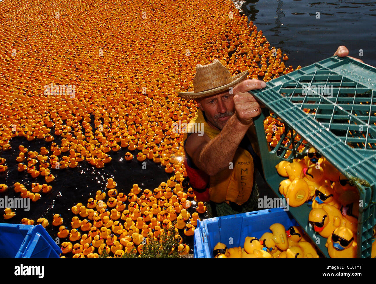 July 14th, 2007 - Oakland, CA, USA - Greg Hale hauls out bucket loads ...