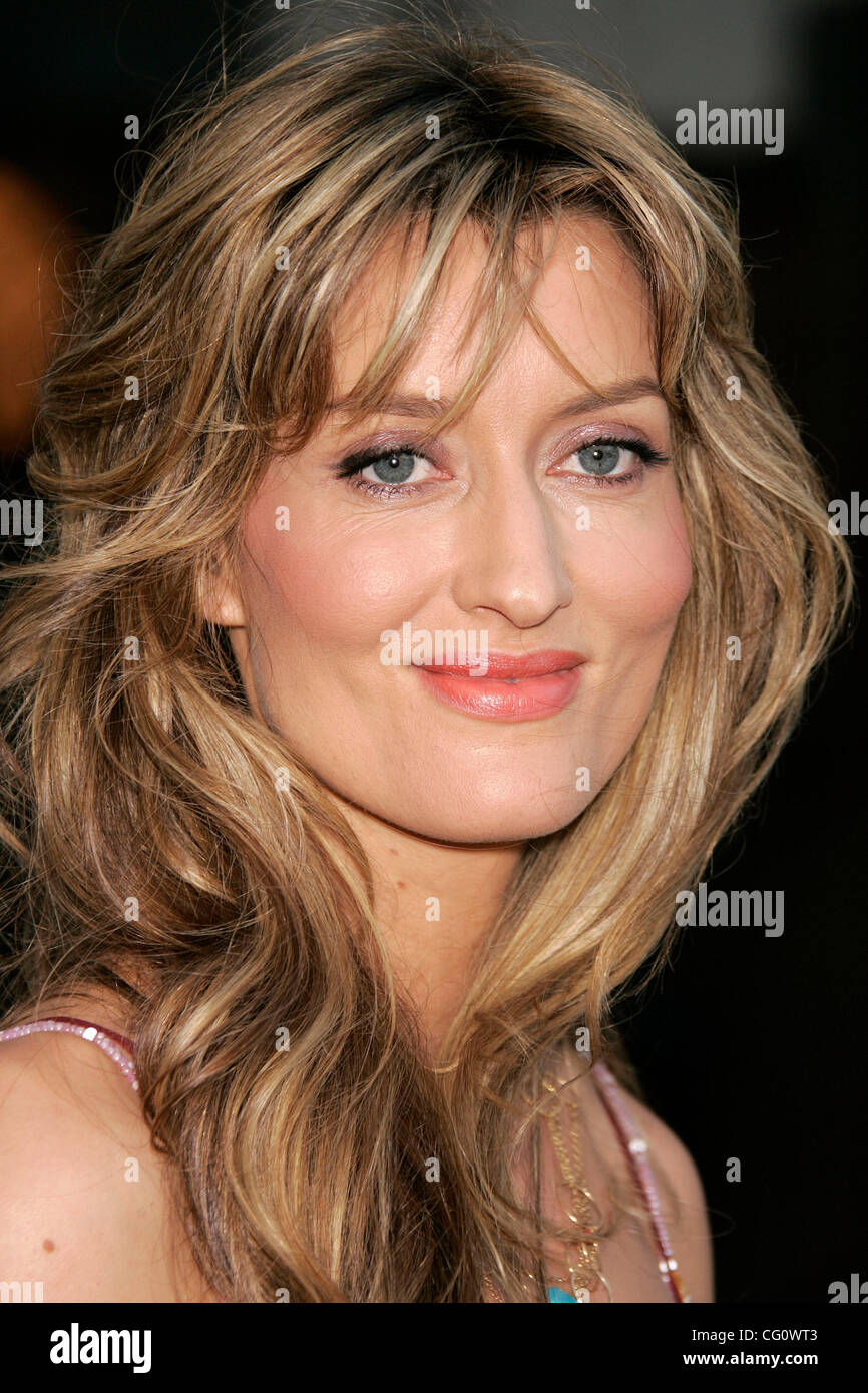 Actress natascha mcelhone hi-res stock photography and images - Alamy