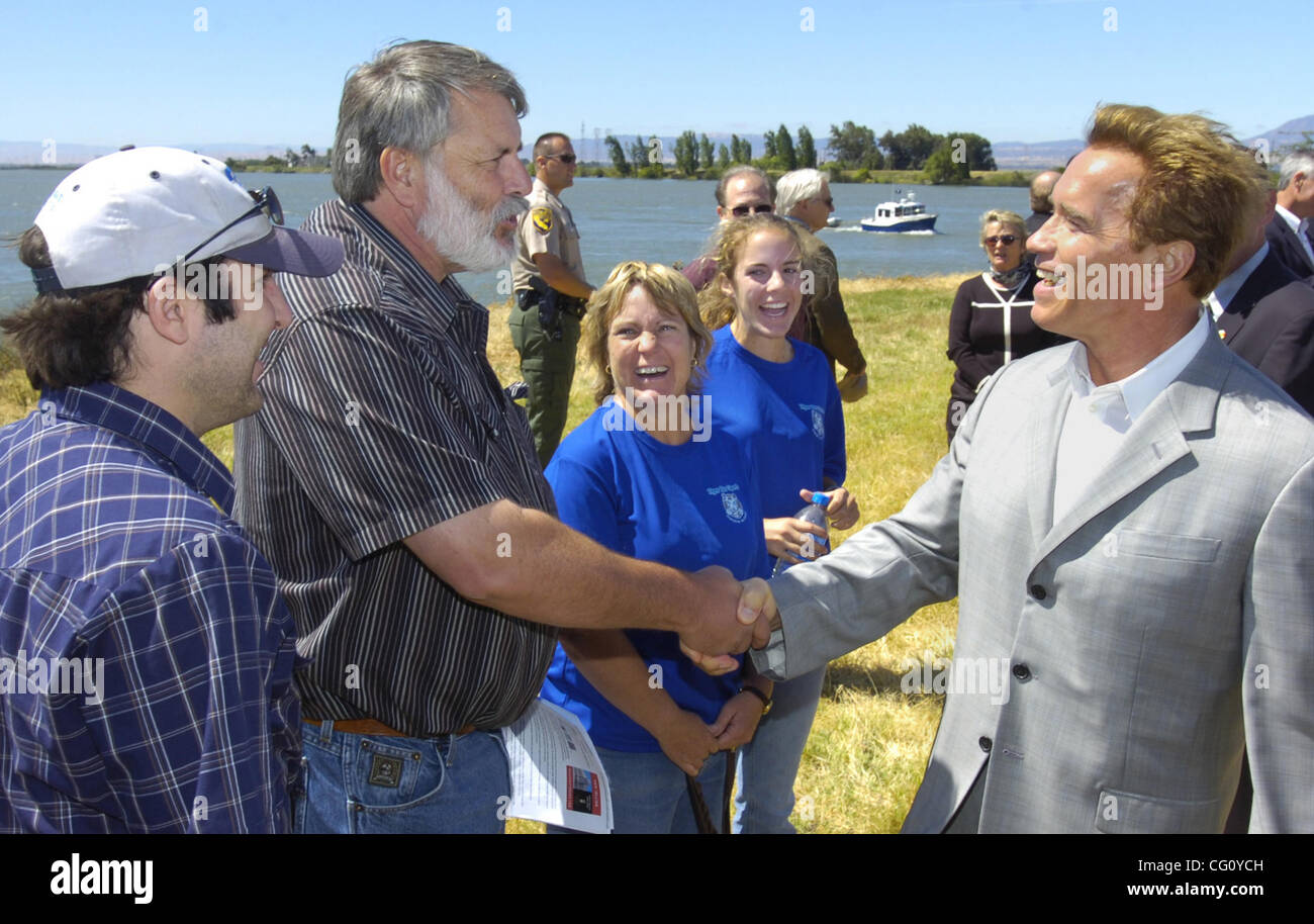 Gov. Arnold Schwarzenegger meets Tony Rosenthal and his family ...