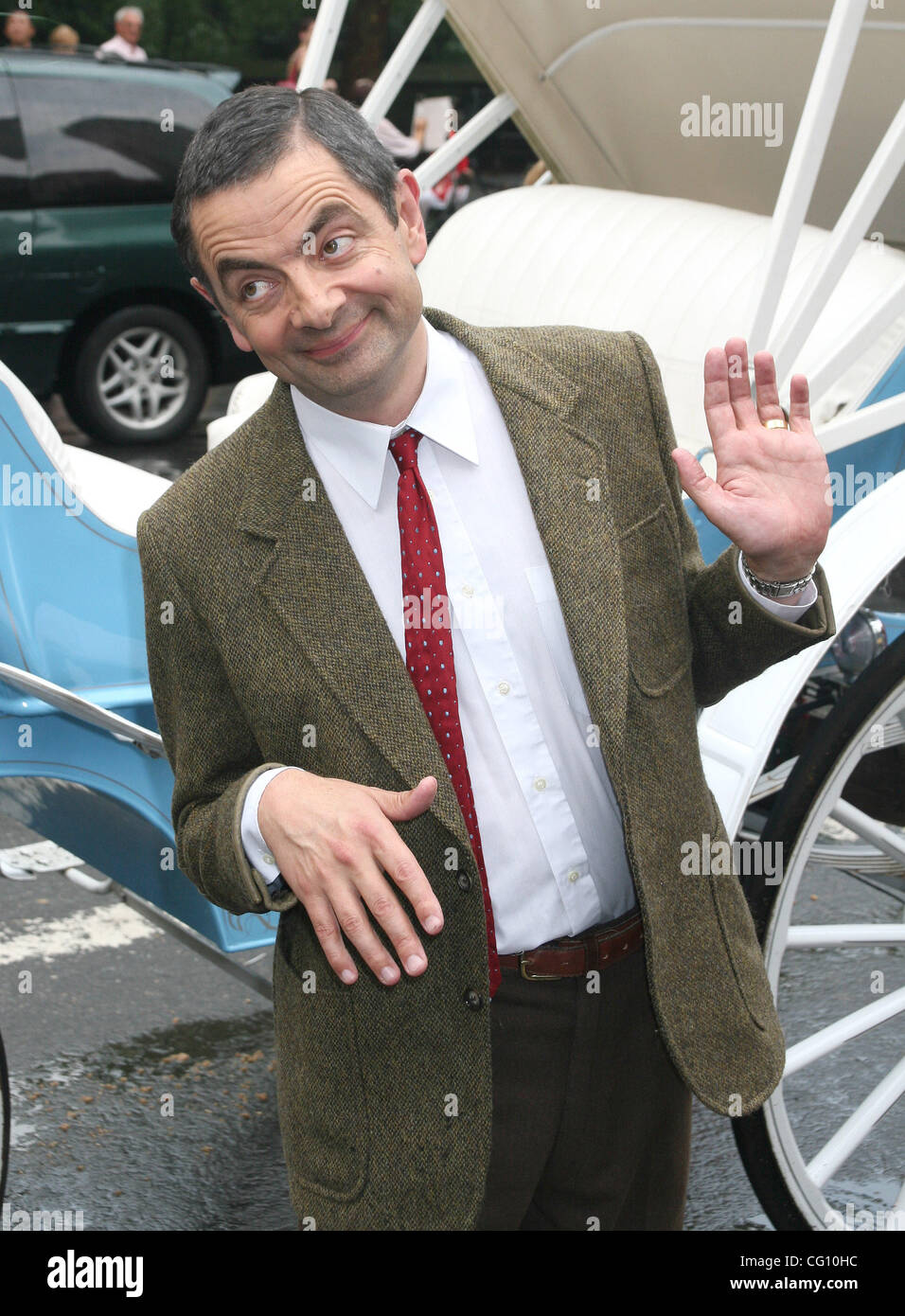 Jul 19, 2007 - New York, NY, USA - Actor ROWAN ATKINSON poses for ...