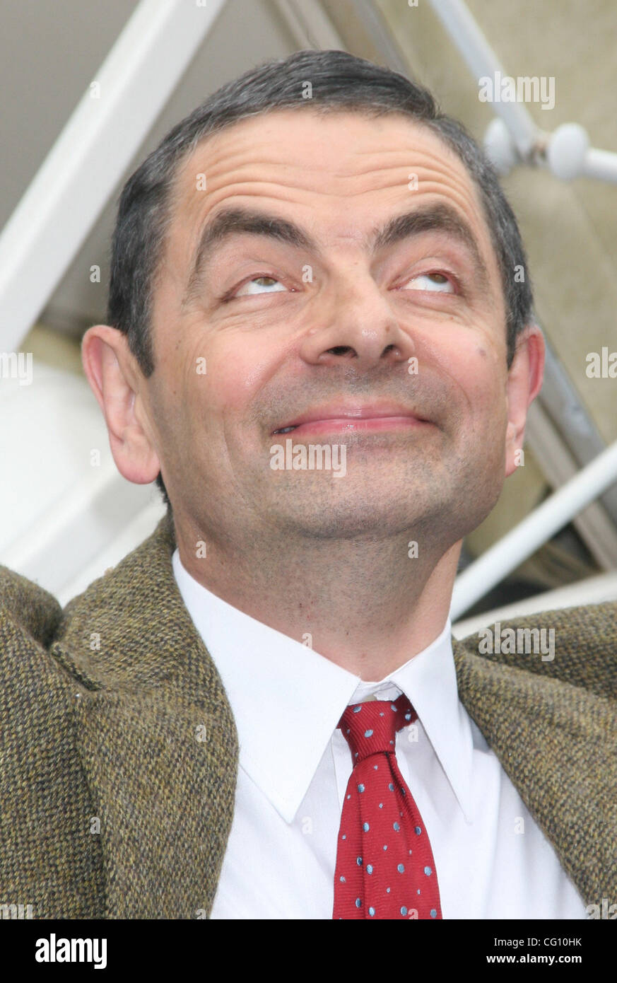 Jul 19, 2007 - New York, NY, USA - Actor ROWAN ATKINSON poses for ...