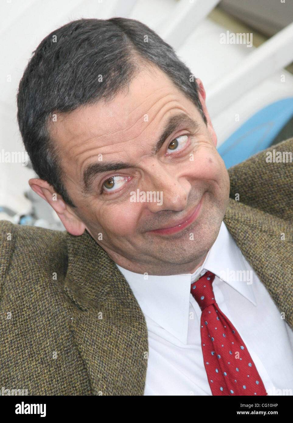 Jul 19, 2007 - New York, NY, USA - Actor ROWAN ATKINSON poses for ...
