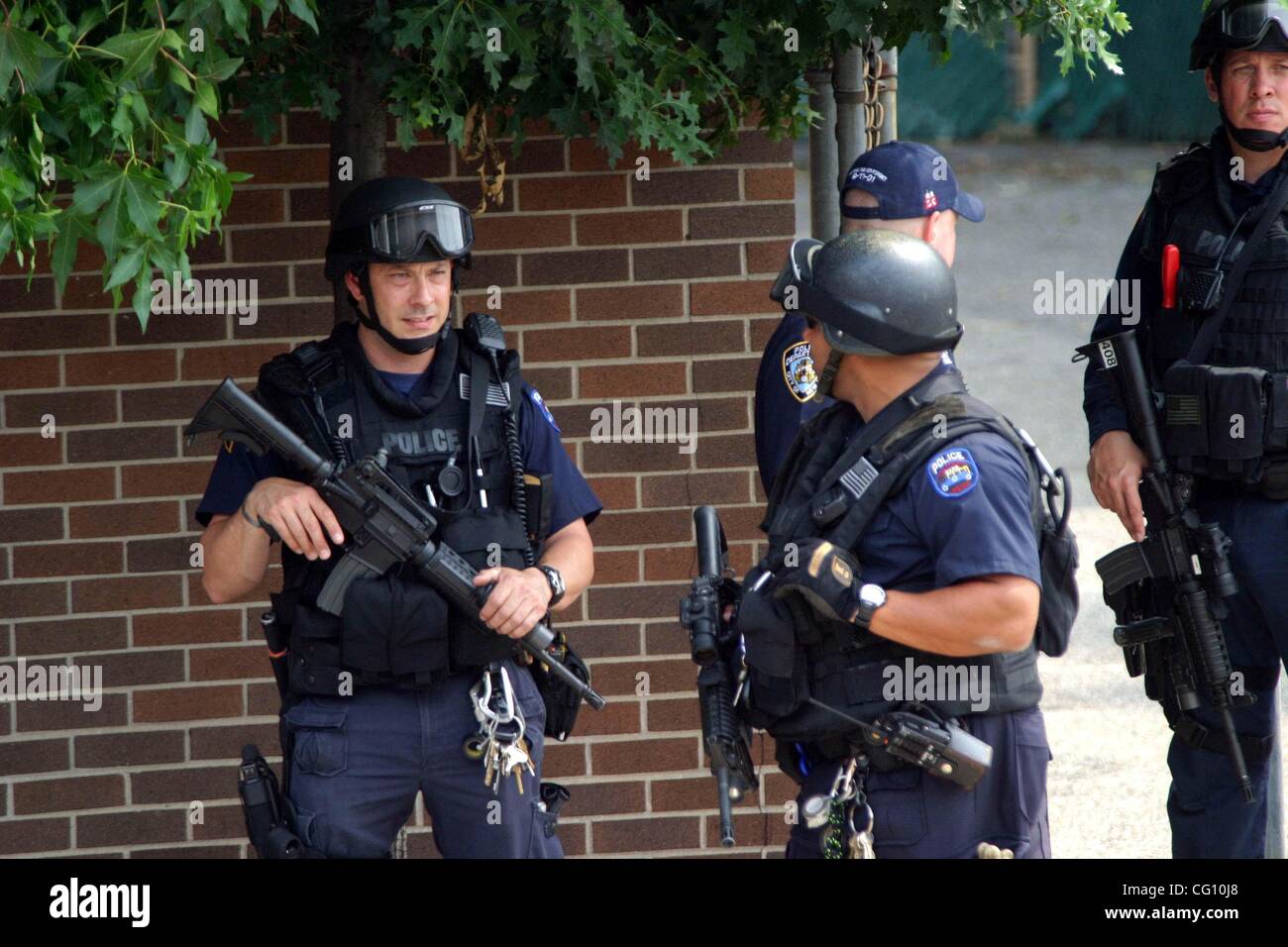 Shot i the arm hi-res stock photography and images - Alamy