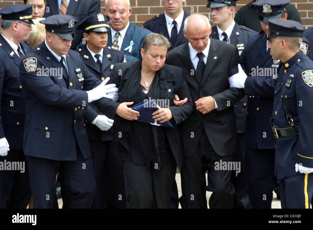 July 19, 2007 - New York, New York, U.S. - K53879BCO.Police Officer ...