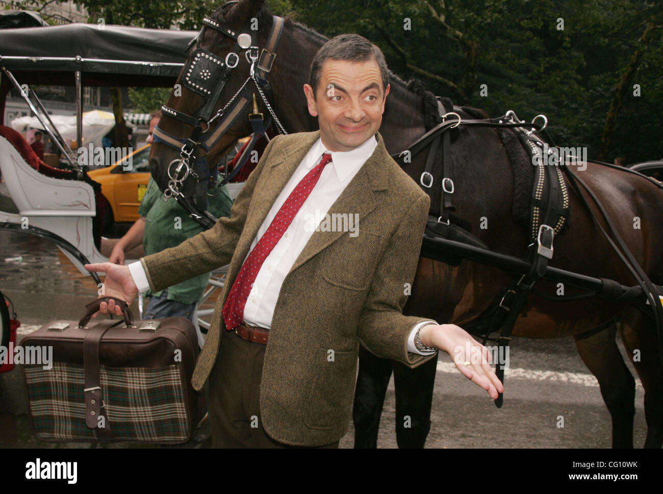 Rowan atkinson hi-res stock photography and images - Alamy