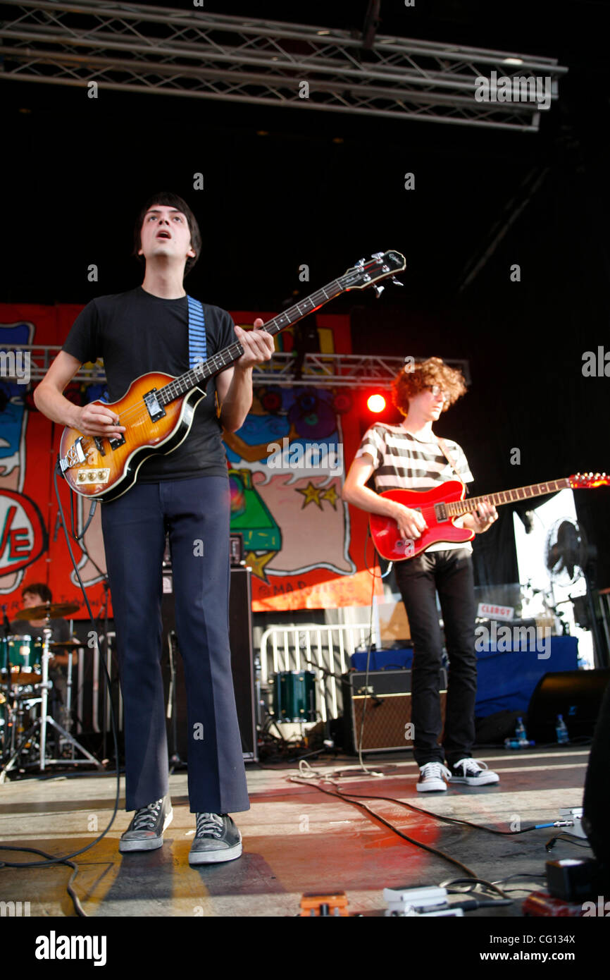 Matt simon hi-res stock photography and images - Alamy