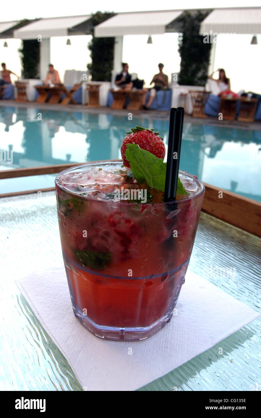 Mondrian hotel drink hi-res stock photography and images - Alamy