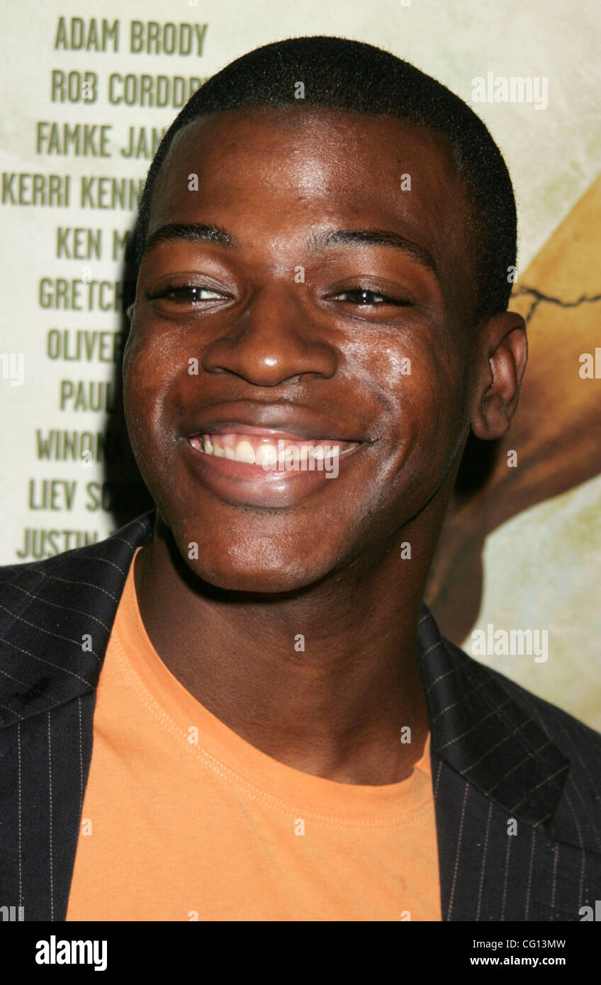 Jul 23, 2007 - New York, NY, USA - Actor CEDRIC SAUNDERS at the New ...