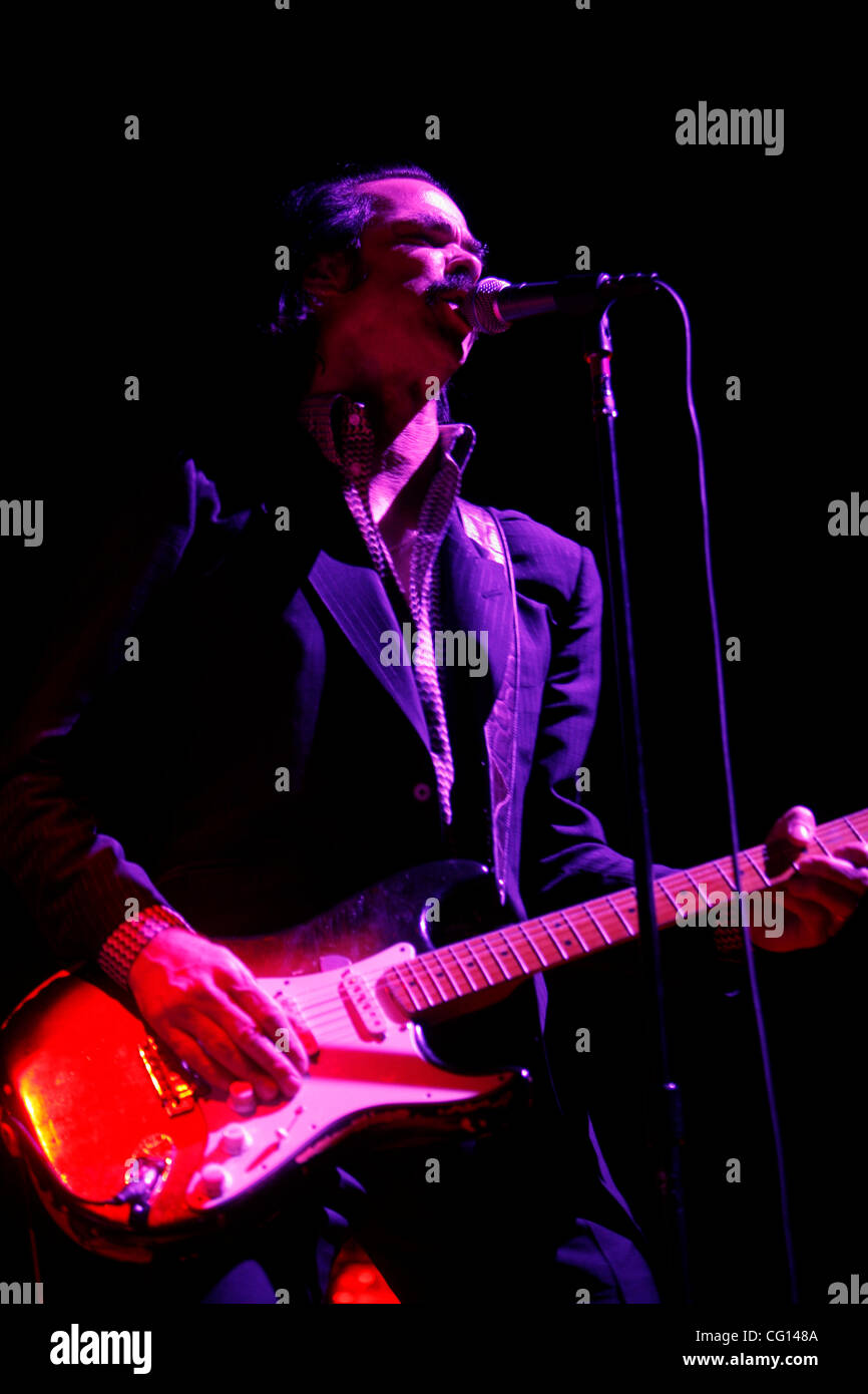Nick Cave of Grinderman performing at Madison Square garden on July ...