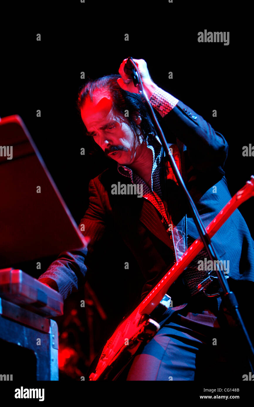 Nick Cave of Grinderman performing at Madison Square garden on July ...
