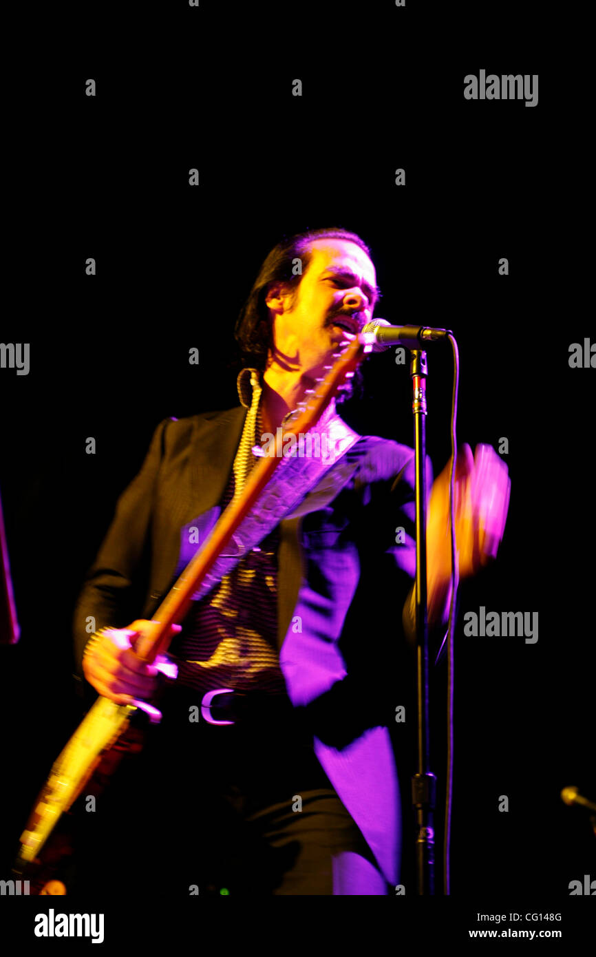 Nick Cave of Grinderman performing at Madison Square garden on July ...