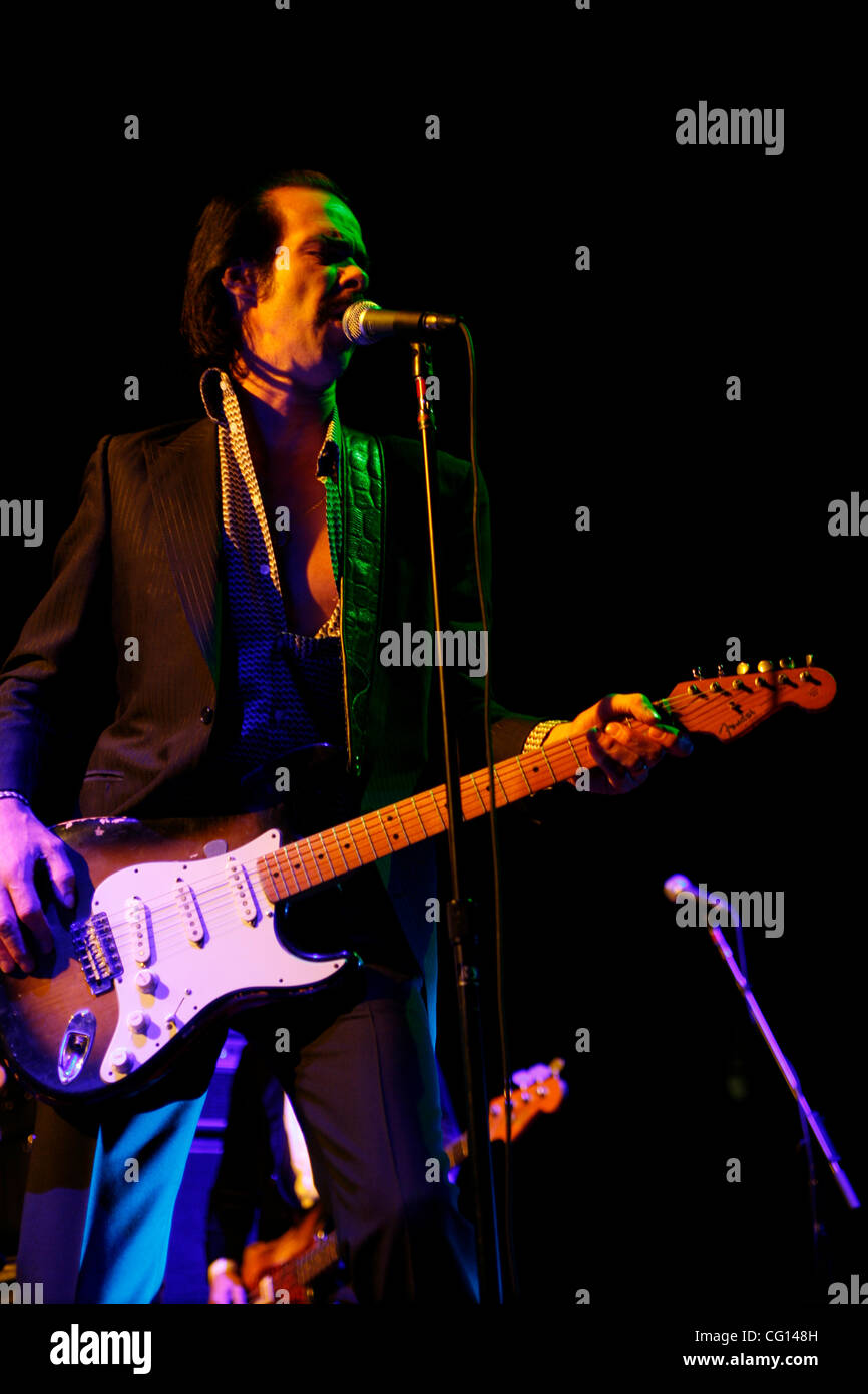 Nick Cave of Grinderman performing at Madison Square garden on July ...