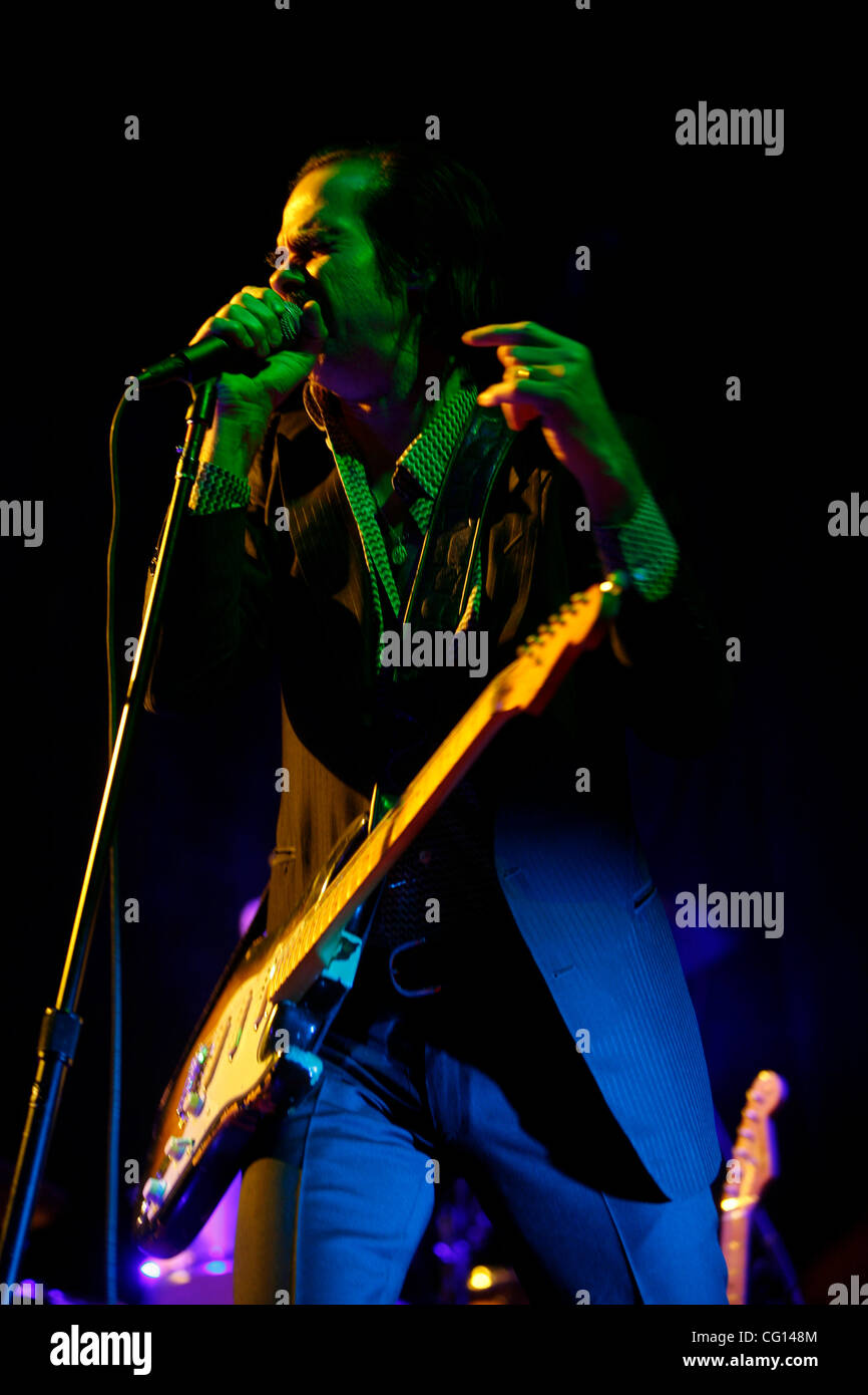 Nick Cave of Grinderman performing at Madison Square garden on July ...