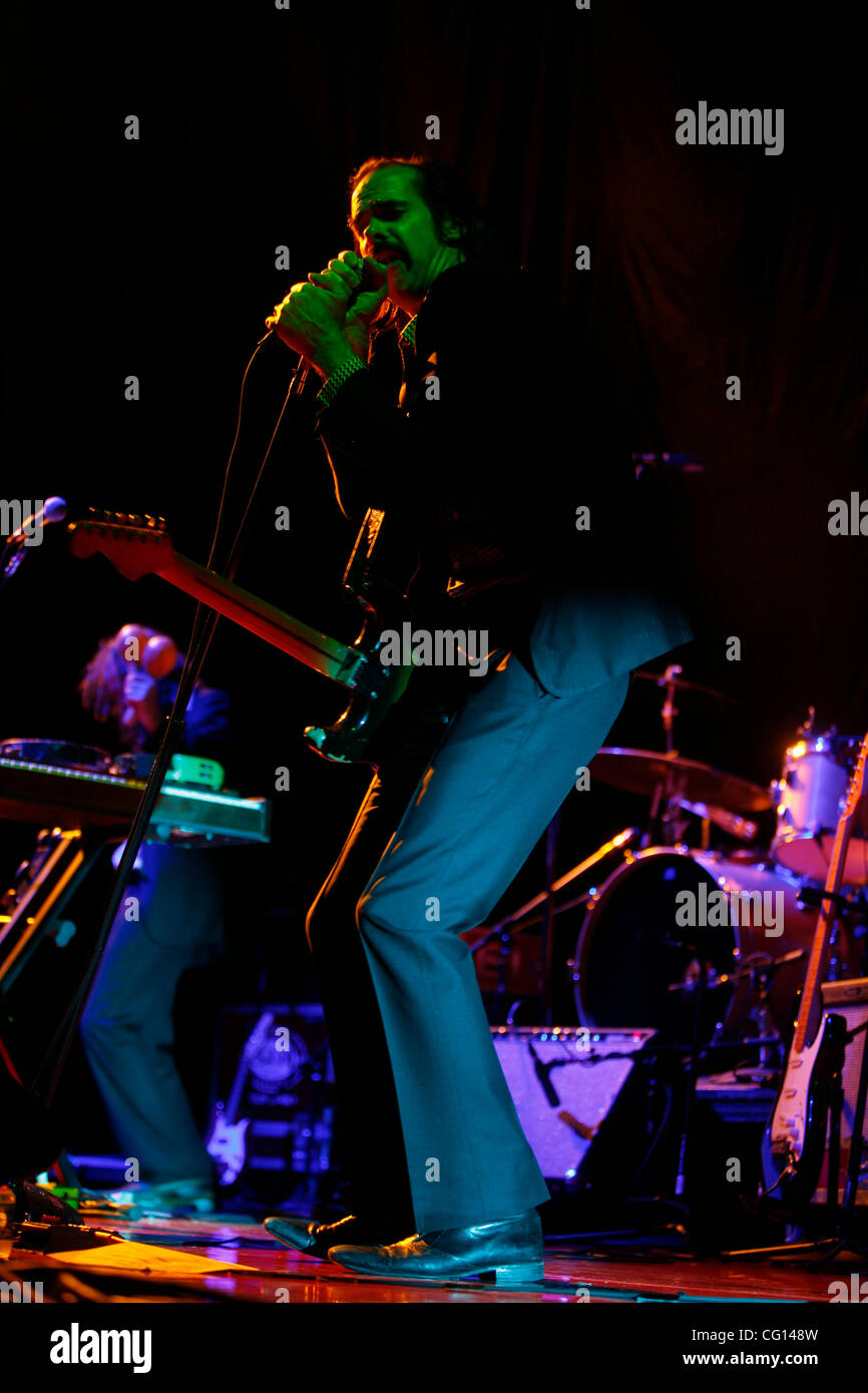 Nick Cave of Grinderman performing at Madison Square garden on July ...