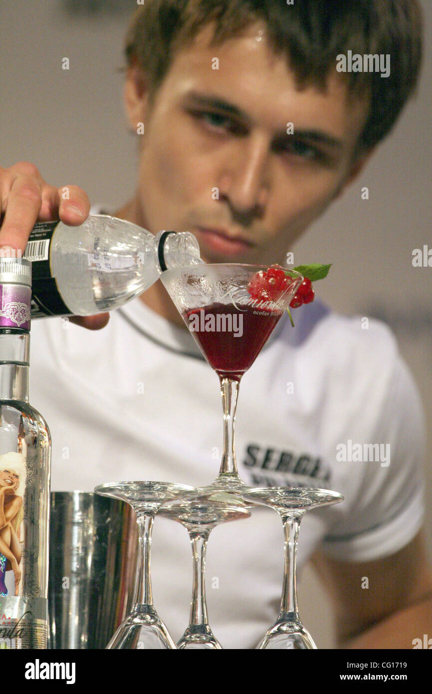 Jul 26, 2007 - Moscow, Russia - Bartender cocktail mixing contest in ...