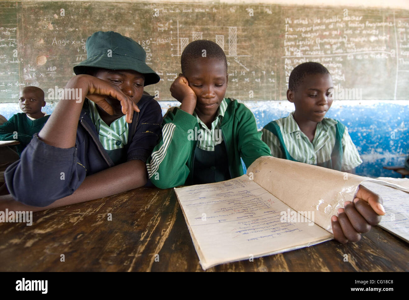 Zimbabwe school girls hi-res stock photography and images - Alamy