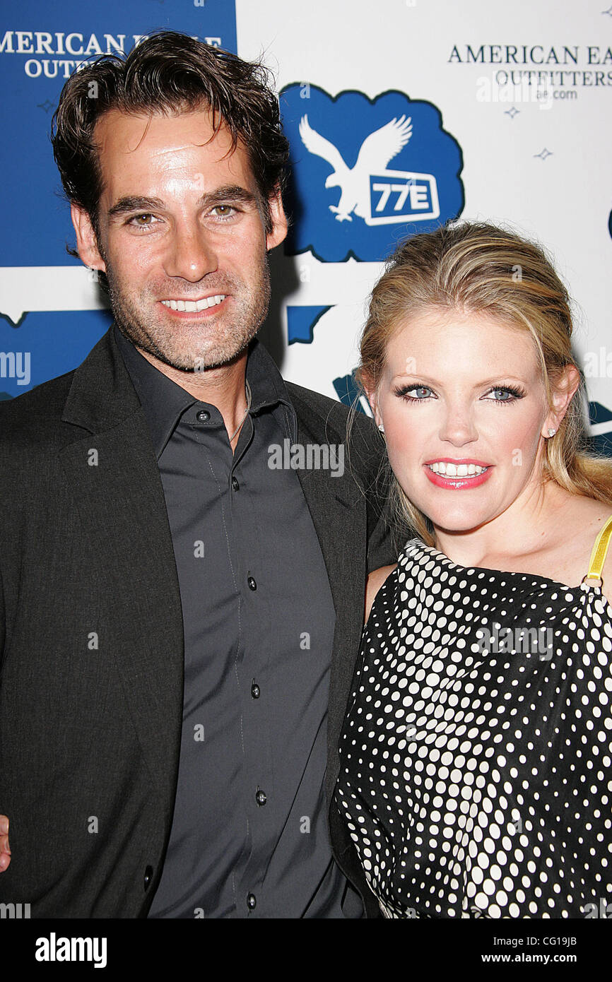Adrian pasdar and natalie maines hi-res stock photography and images ...