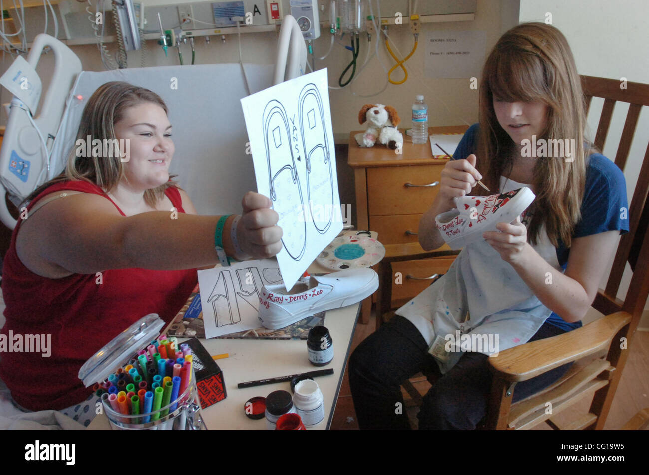 Cancer patient drawing hi-res stock photography and images - Alamy