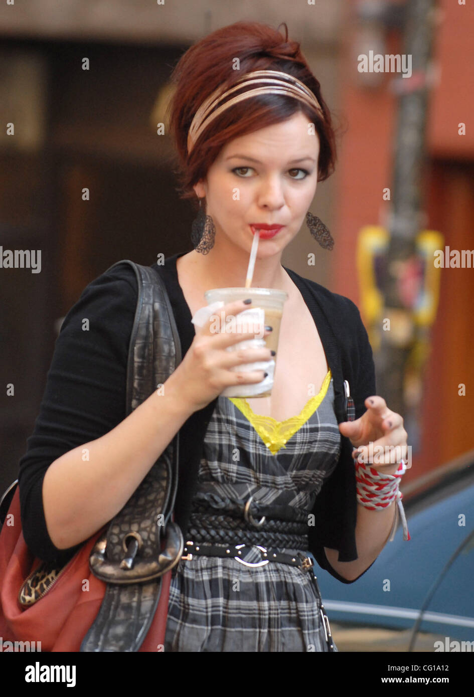 Aug 01, 2007 - New York, NY, USA - AMBER TAMBLYN on the set of ...