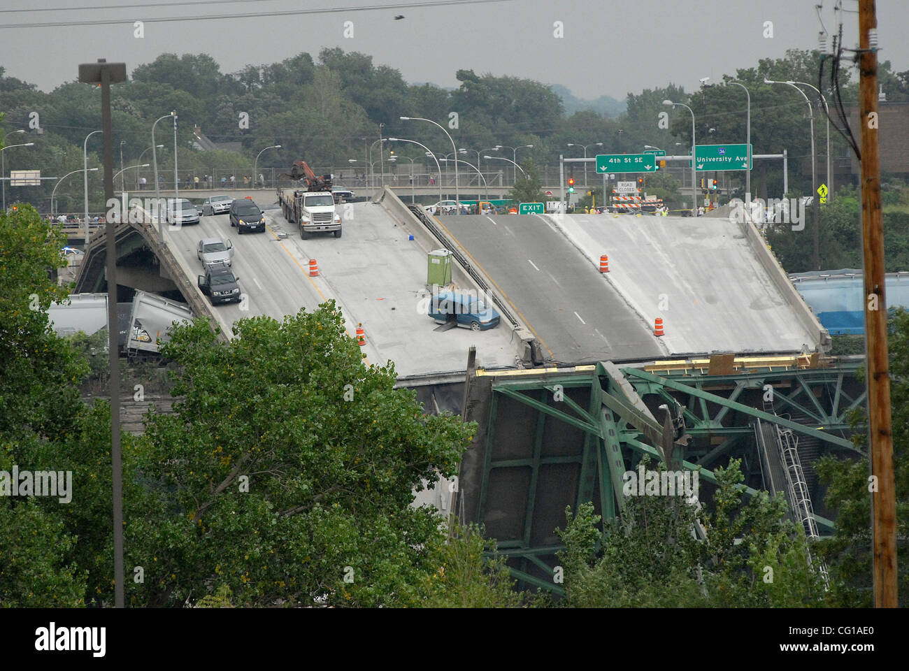 Minneapolis bridge collapse hi-res stock photography and images - Alamy